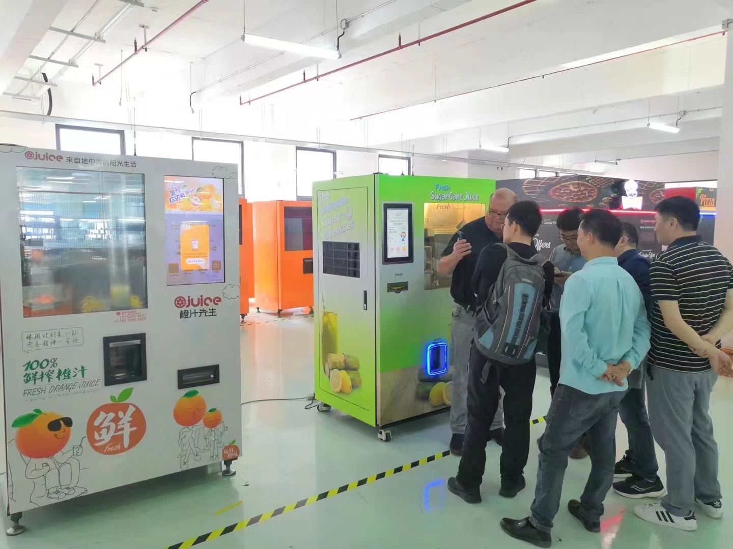 freshly squeezed orange juice vending machine with cooling